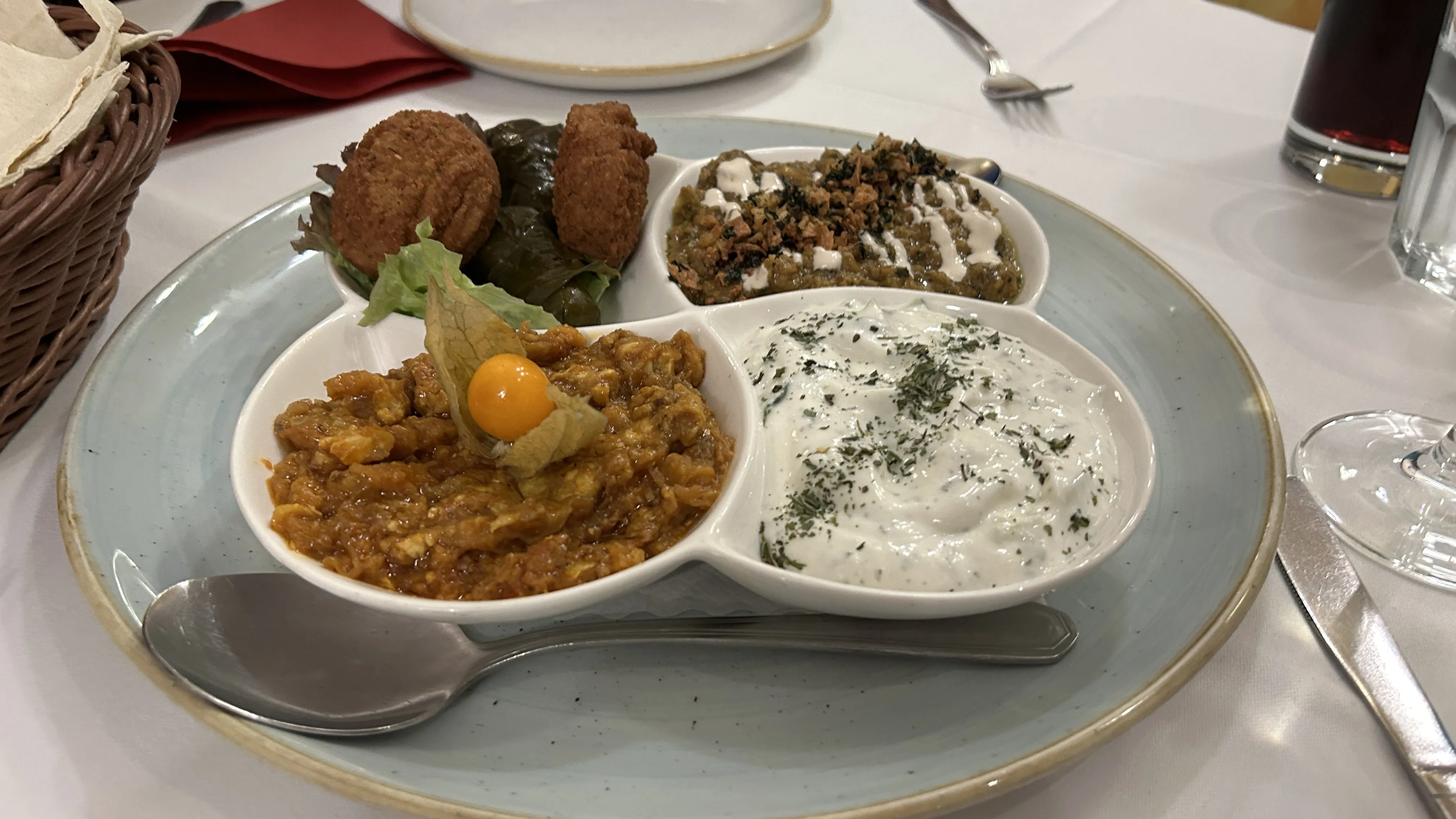 Bustan Restaurant auf Singlepilot.com