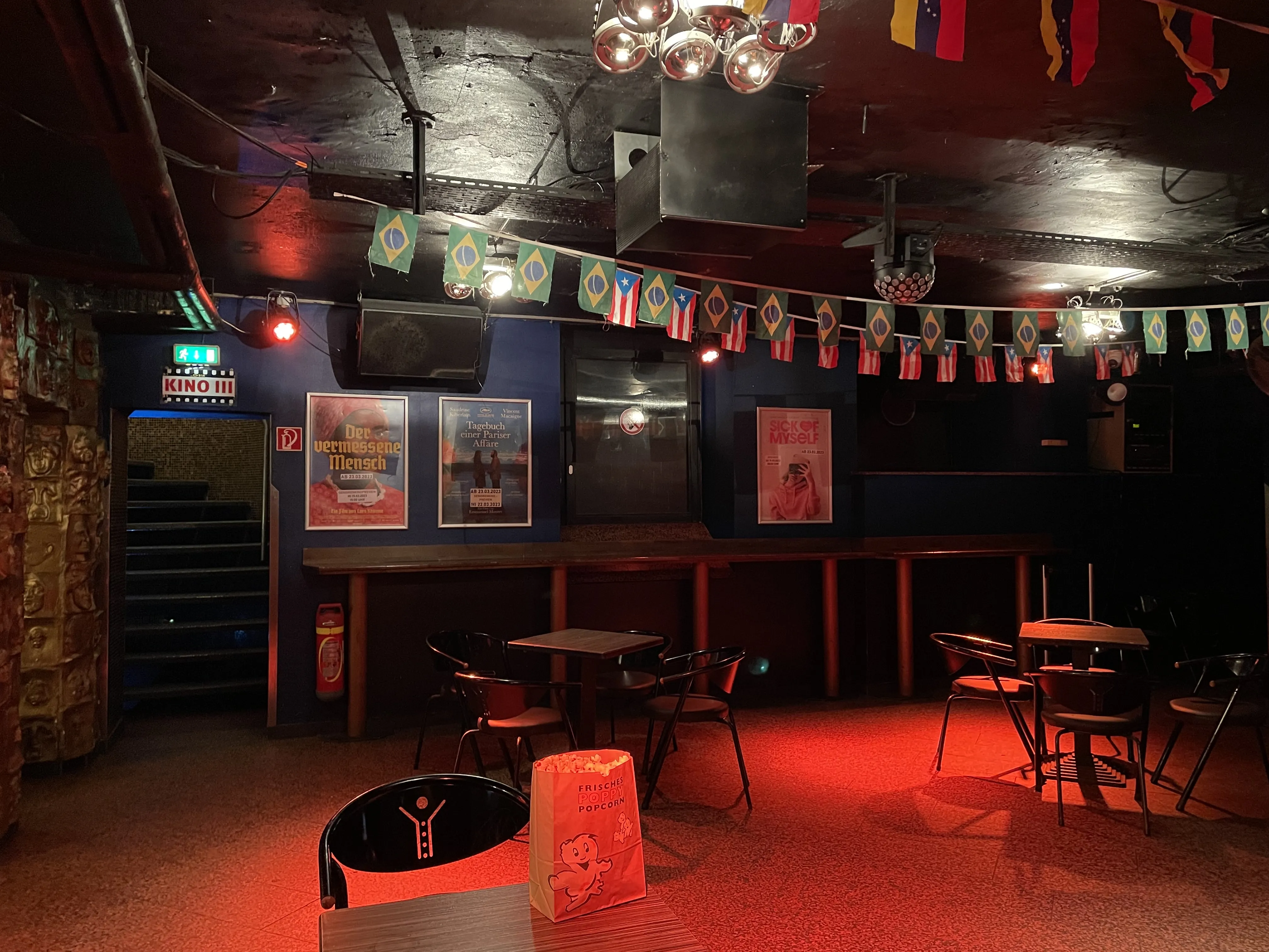 APOLLO Kino & Bar • Clubkultur • Cocktails auf Singlepilot.com