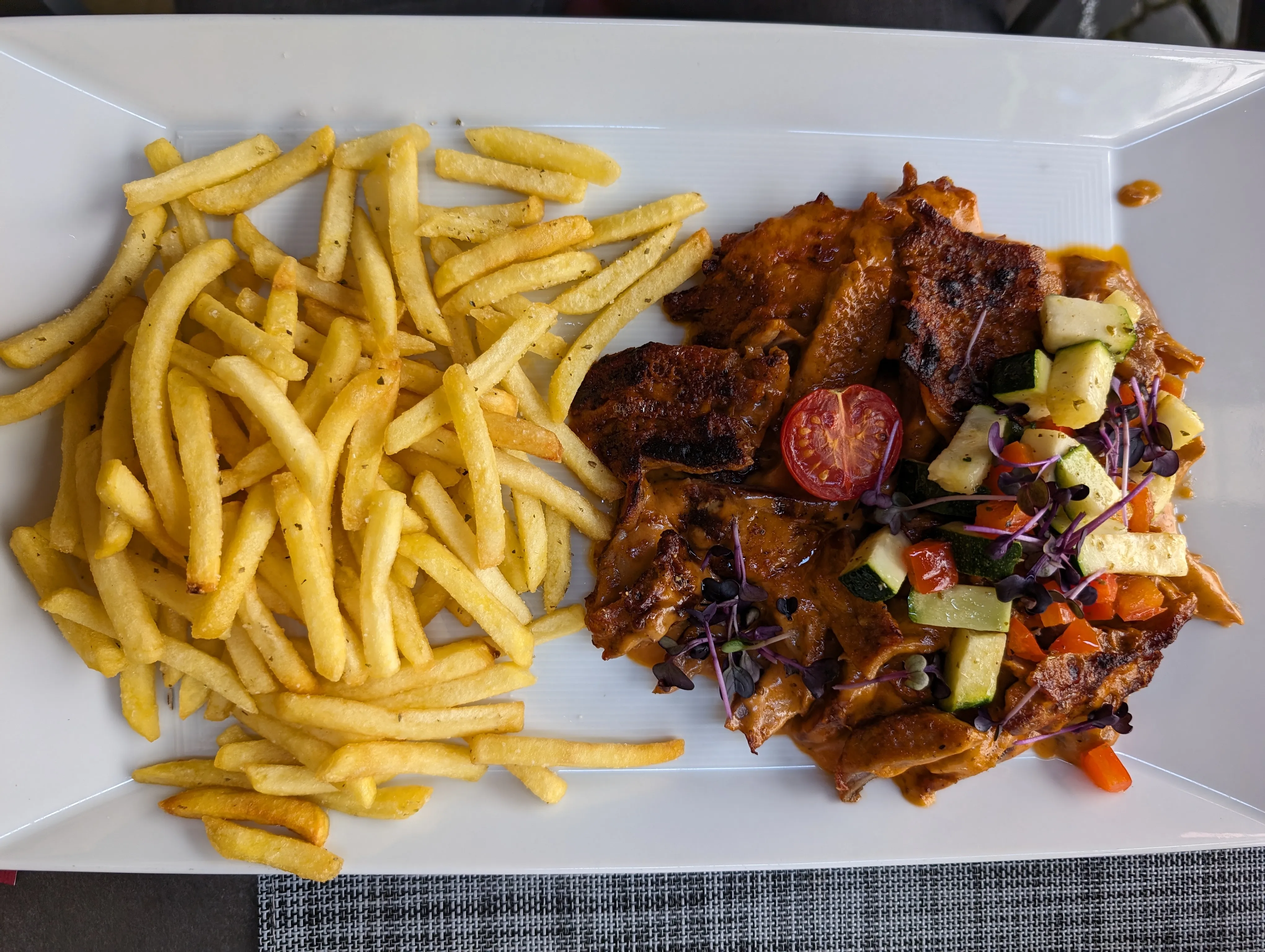 Plaka Restaurant auf Singlepilot.com