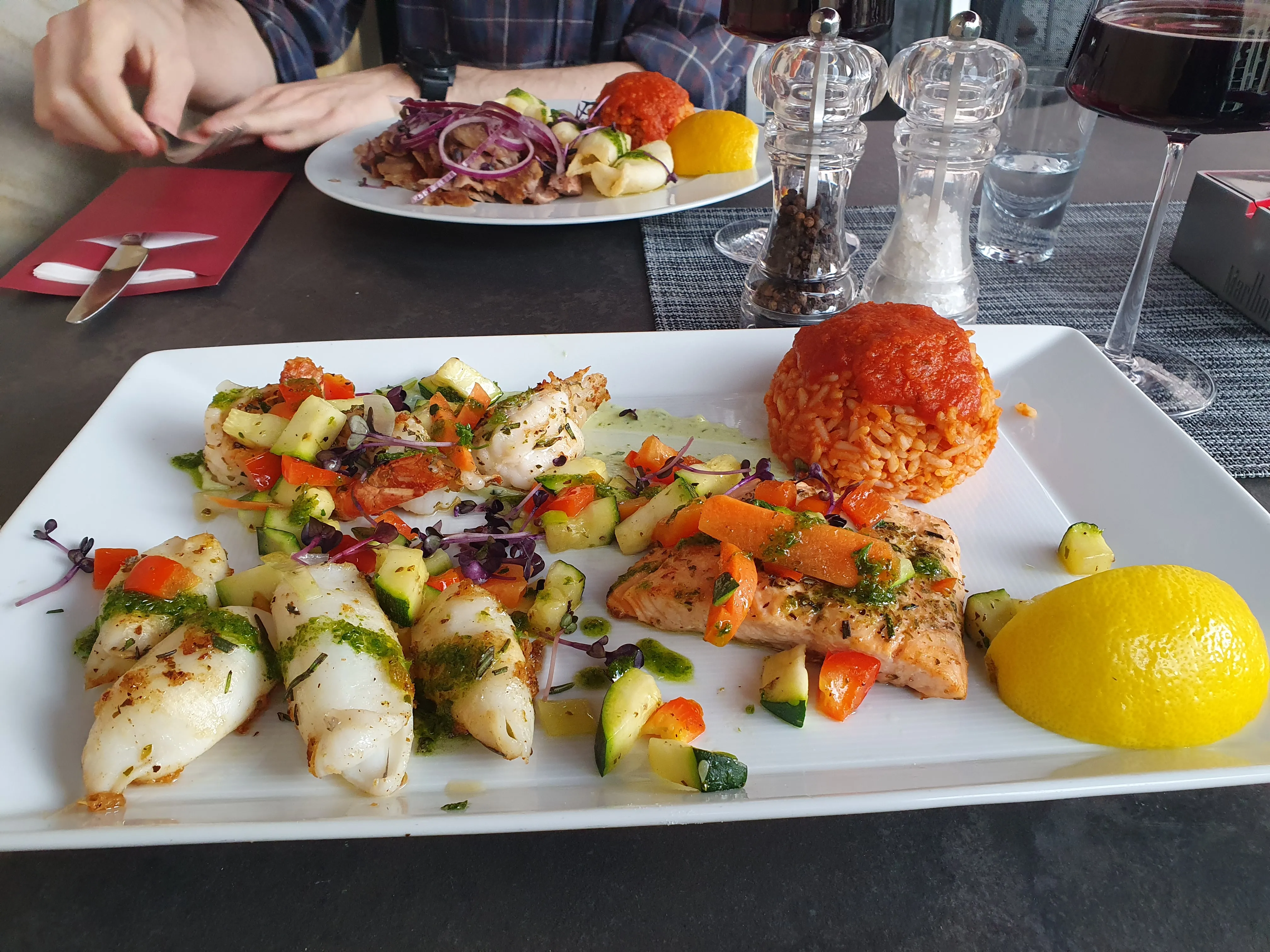 Plaka Restaurant auf Singlepilot.com