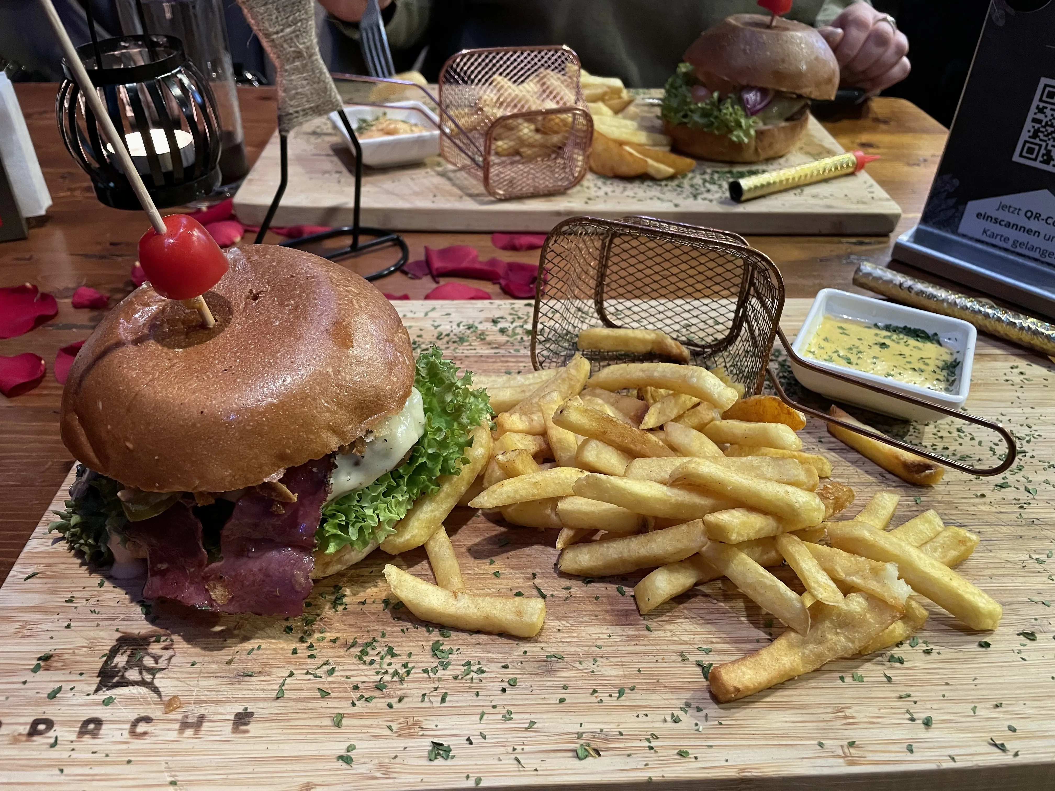 APACHE - Burger & Cocktails auf Singlepilot.com