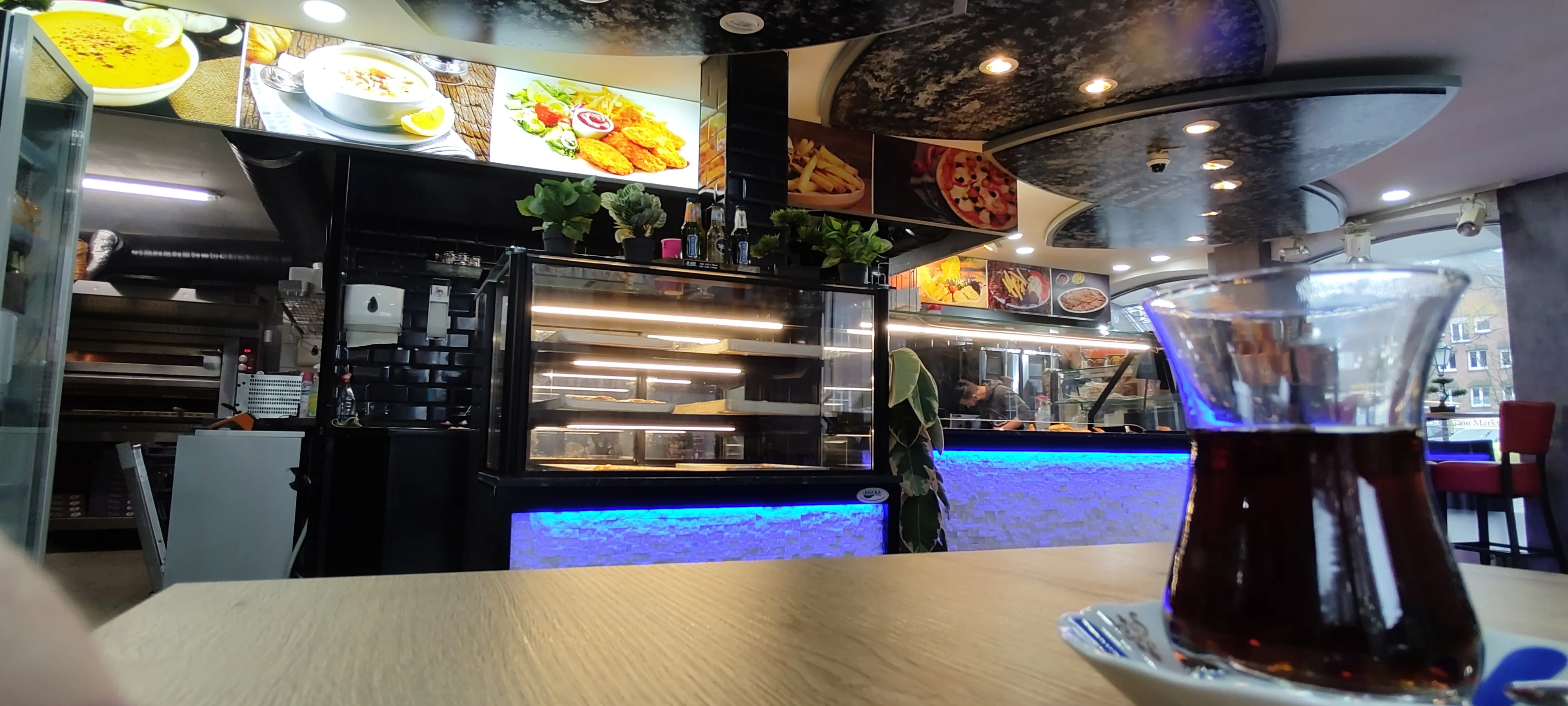 Mido Restaurant & Café auf Singlepilot.com